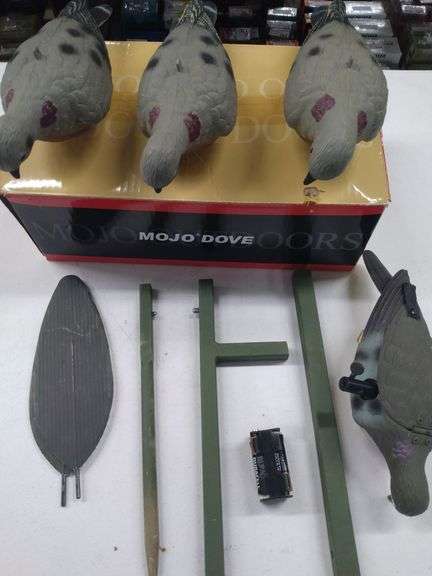 box dove decoys - Baer Auctioneers - Realty, LLC