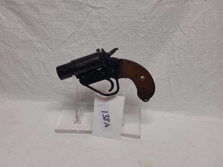 British No 2 Mk 5 WWII flare gun - Baer Auctioneers - Realty, LLC