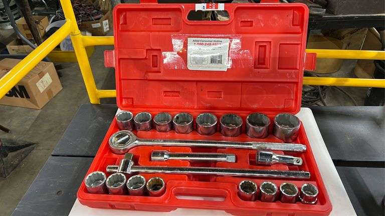 Heavy Duty Ratchet Set in Case - Baer Auctioneers - Realty, LLC