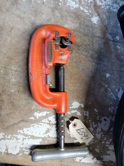 Ridgid Pipe Cutter - Baer Auctioneers - Realty, LLC