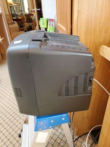 Small TV VHS Player - Baer Auctioneers - Realty, LLC