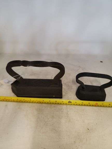 4 Antique Sad Irons - Baer Auctioneers - Realty, LLC