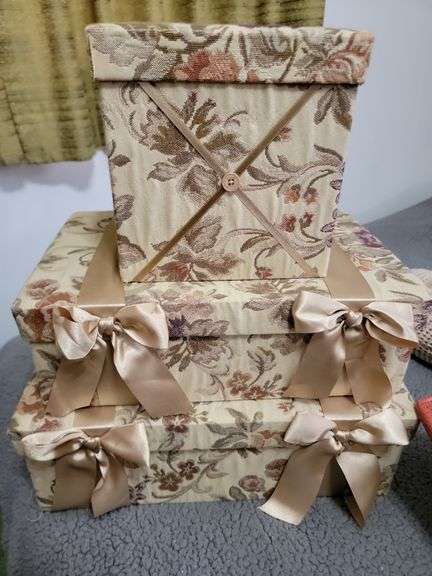 Assorted Purses & Decorative Boxes - Baer Auctioneers - Realty, LLC