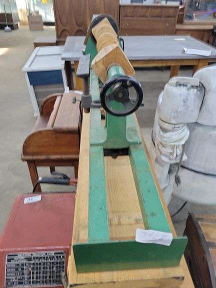 CM Cummins Mack Wood Lathe, Stand - Baer Auctioneers - Realty, LLC