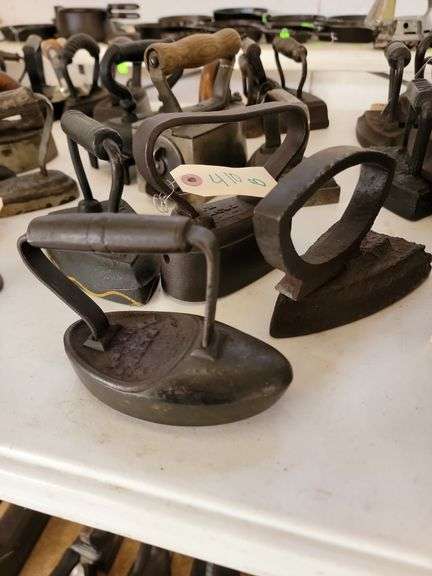 4 Vintage Sad Irons - Baer Auctioneers - Realty, LLC