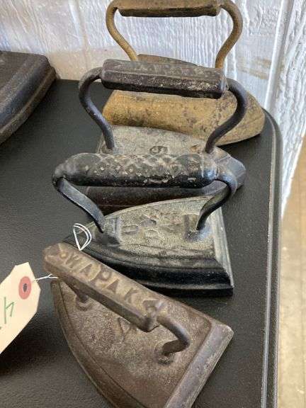4 Vintage Sad Irons - Baer Auctioneers - Realty, LLC