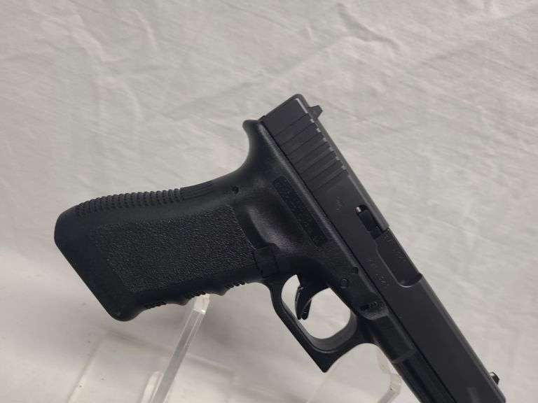 Glock 17 9mm Pistol - Baer Auctioneers - Realty, LLC