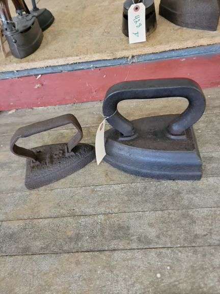 2 Vintage Sad Irons - Baer Auctioneers - Realty, LLC