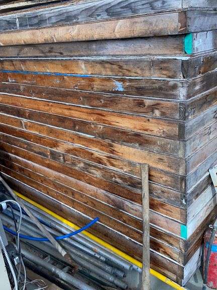 Wooden Temp Wall Panels - Baer Auctioneers - Realty, LLC