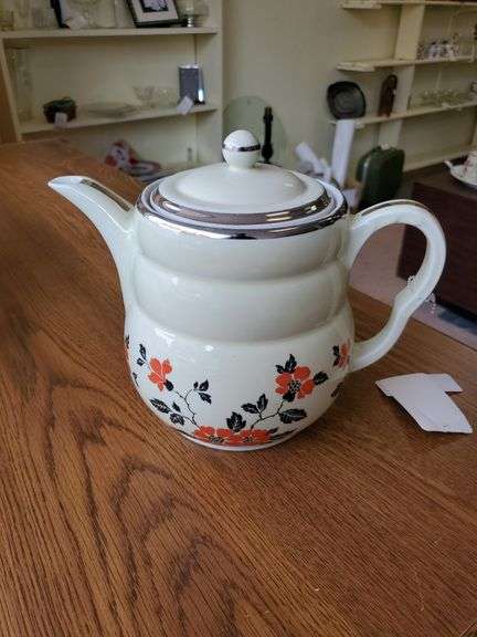 Hall Jewel Tea Teapot - Baer Auctioneers - Realty, LLC