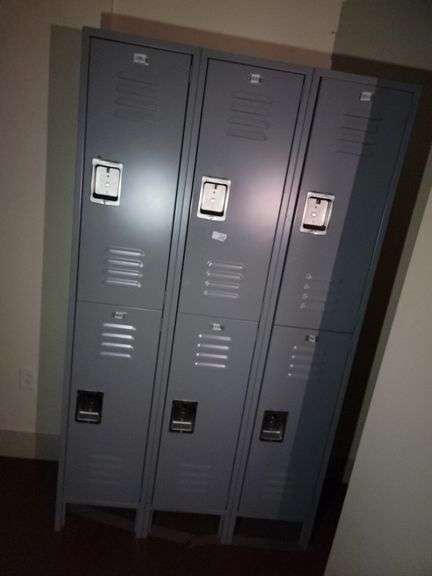 3 Top & Bottom Lockers - Baer Auctioneers - Realty, LLC