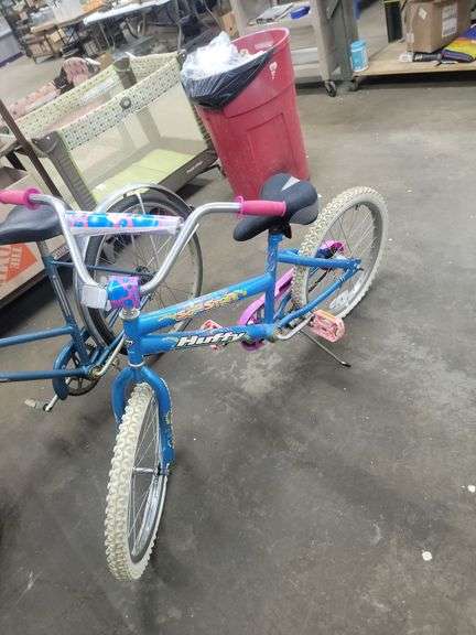 Huffy Sea Star Bike - Baer Auctioneers - Realty, LLC