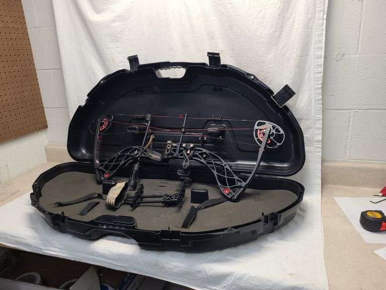 Bowtech Carbon Knight Compound Bow - Baer Auctioneers - Realty, LLC