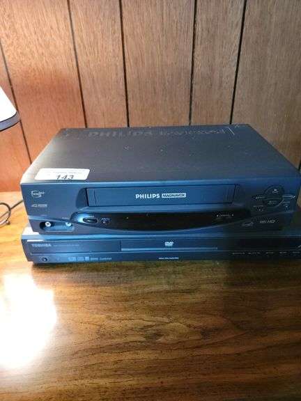 Philips VHS Player, Toshiba DVD Player, Lamp and Speakers - Baer ...