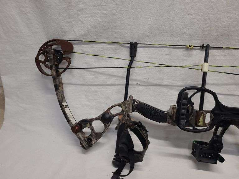 Martin bone Hunter Compound Bow - Baer Auctioneers - Realty, LLC