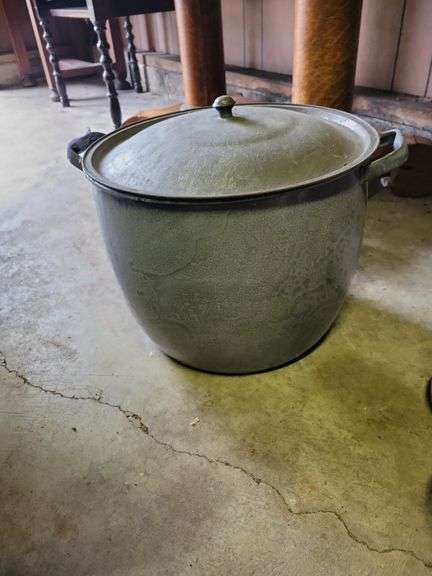 Large Size Kaldero Pot - Baer Auctioneers - Realty, LLC