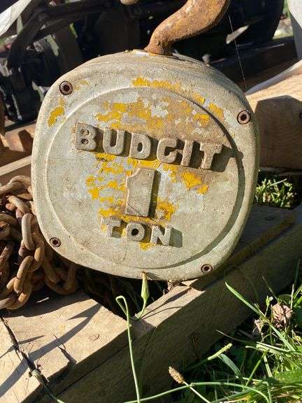 Budgit 1 Ton Chain Hoist - Baer Auctioneers - Realty, LLC