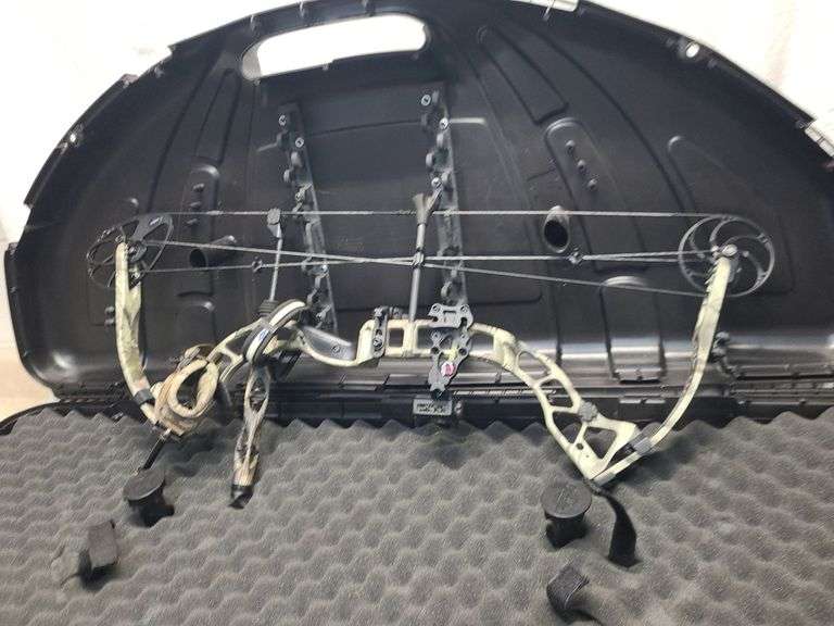 Bowtech Diamond Outlaw Compound Bow - Baer Auctioneers - Realty, LLC