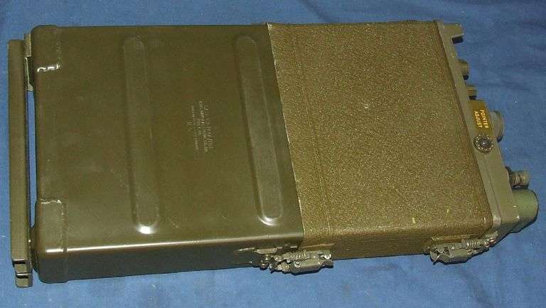 US Army Rt 174 prc 8 Radio - Baer Auctioneers - Realty, LLC