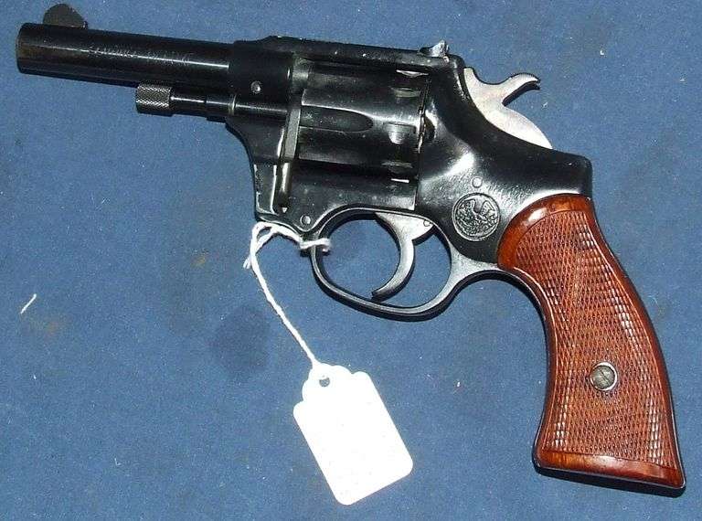 High Standard Sentinel Deluxe R106 22LR Revolver - Baer Auctioneers ...