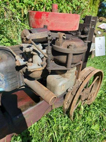 Novo Hit and Miss Engine - Baer Auctioneers - Realty, LLC