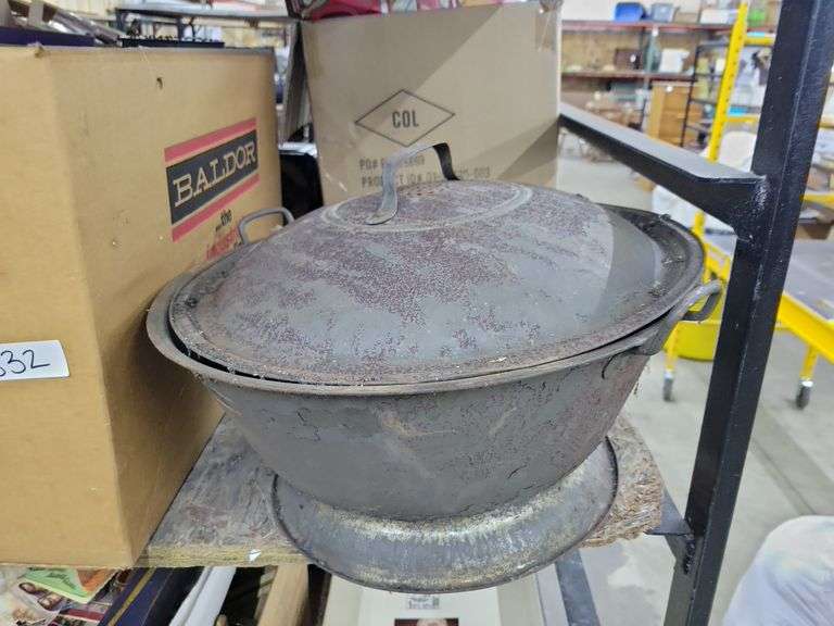 Dough Tray, Chamber Pot, Box Misc. - Baer Auctioneers - Realty, LLC
