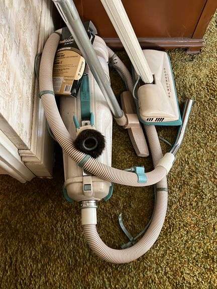 Vintage Electrolux Vacuum - Baer Auctioneers - Realty, LLC
