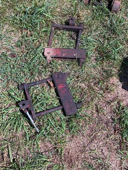 Farmall Draw Bar Brackets - Baer Auctioneers - Realty, LLC