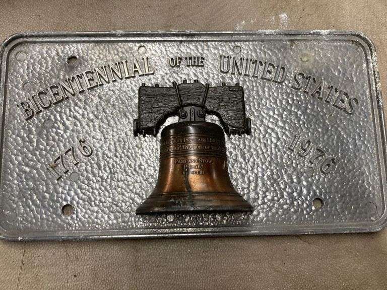 Bicentennial License Plate Plaque - Baer Auctioneers - Realty, LLC
