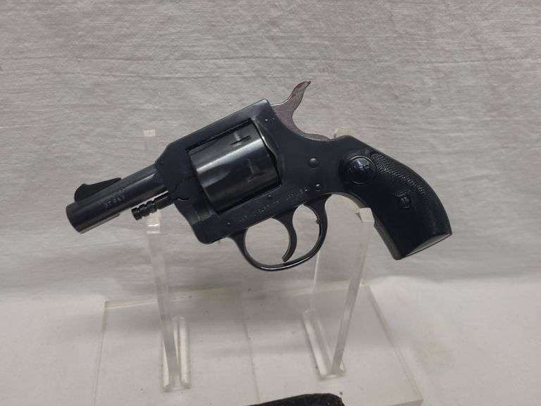 H & R 732 32 S&W Revolver - Baer Auctioneers - Realty, LLC