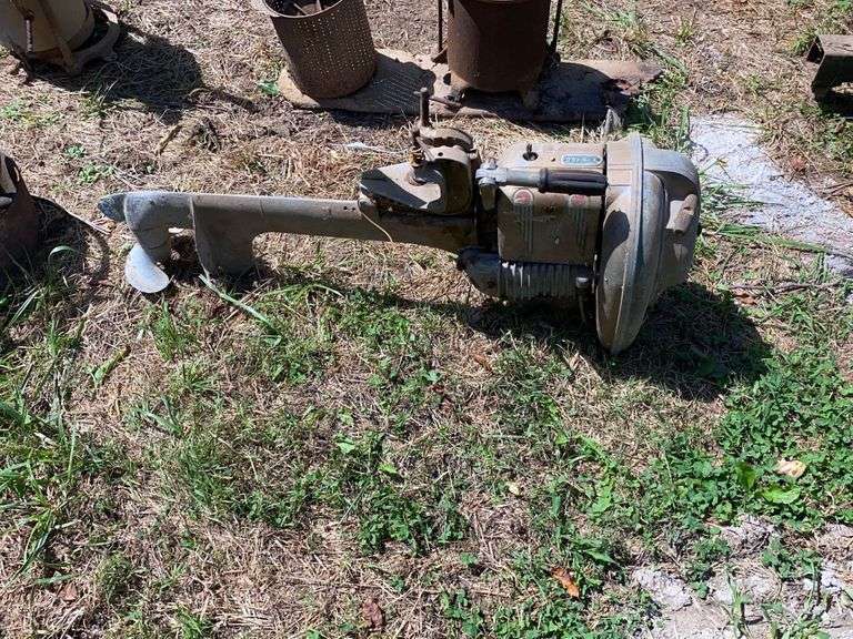 Wizard 6HP 2 Cycle Boat Motor - Baer Auctioneers - Realty, LLC