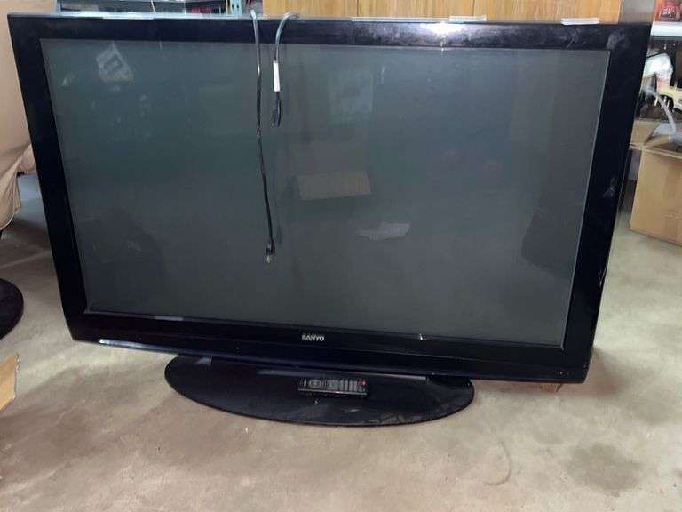 Sanyo TV With Remote - Baer Auctioneers - Realty, LLC