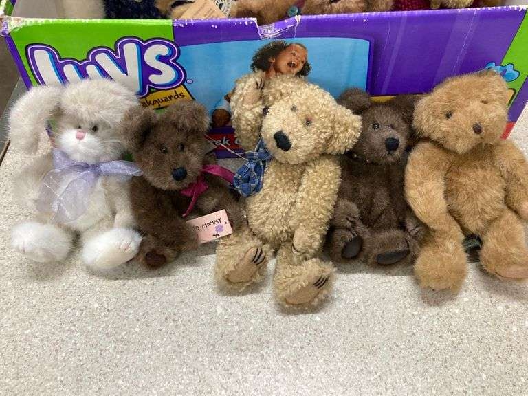 Box of Stuffed Boyd’s Bears - Baer Auctioneers - Realty, LLC