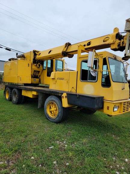 Gradall G3W Excavator On Wheels, 58"Gradall Ditching Bucket, 29 ...