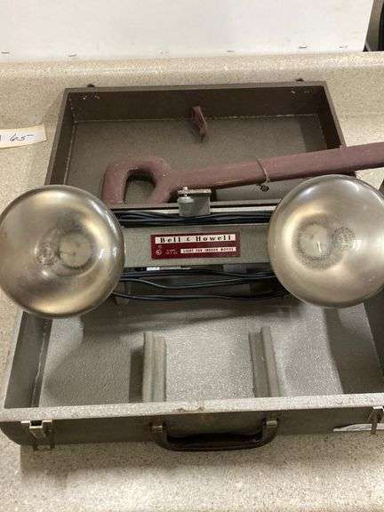 2x2 Slide Projector, Light for Indoor Movies - Baer Auctioneers ...