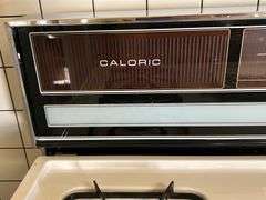 Caloric Heritage Series Gas Stove - Baer Auctioneers - Realty, LLC