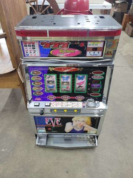 Macy Eve EX Slot Machine W/ Key (Runs and Works) - Baer Auctioneers ...
