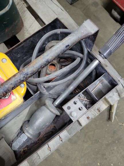 Matco Tools Stud Spotter, Metal Carry Box, Misc. - Baer Auctioneers ...