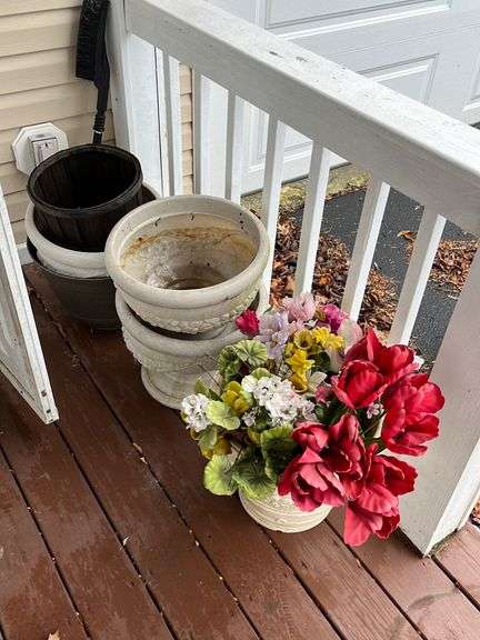 Assorted Decorative Flower Pots - Baer Auctioneers - Realty, LLC
