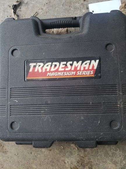 Tradesman 18 Gauge 1-1/4" Brad Nailer Set In Case - Baer Auctioneers - Realty, LLC