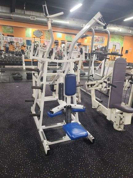 Hammer Strength ISO-Lateral Behind Neck Pull Down Machine - Baer ...