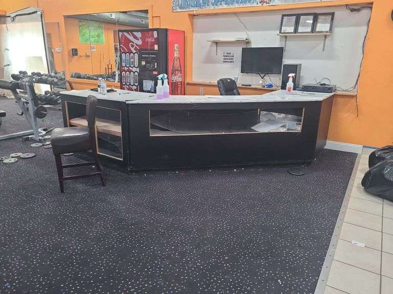 Receptionist Desk & Chair & Stool - Baer Auctioneers - Realty, LLC