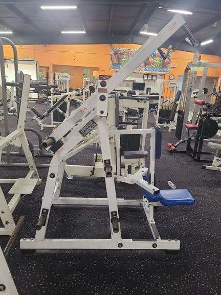 Hammer Strength ISO-Lateral Behind Neck Pull Down Machine - Baer ...
