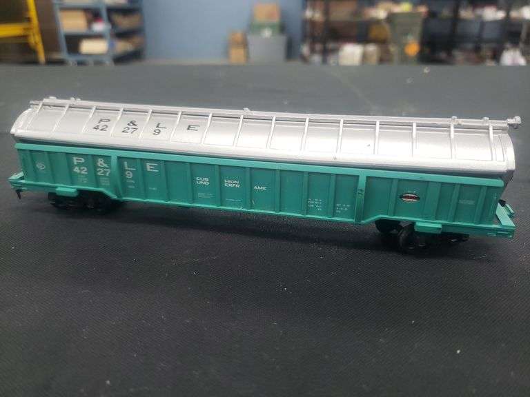 2 Bachmann HO Scale Cabooses, Tyco HO Scale Operating Crane Car With ...