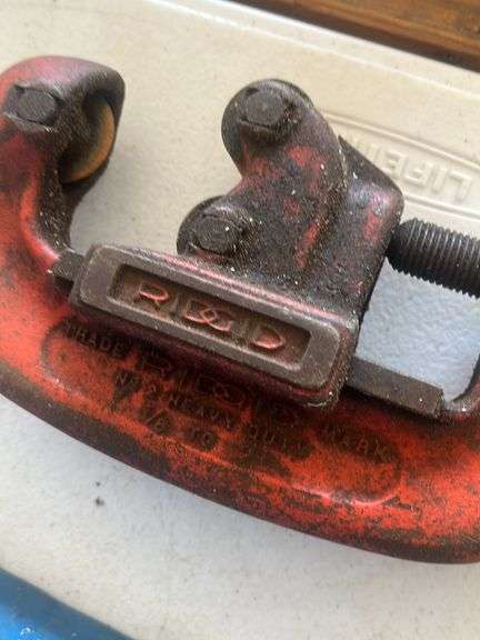Ridgid Heavy Duty Pipe Cutter - Baer Auctioneers - Realty, LLC