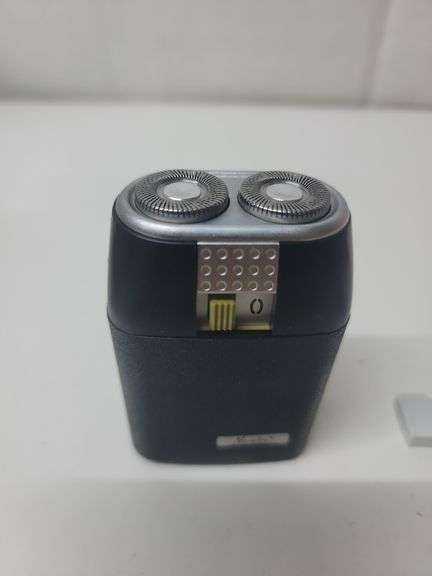 Vintage Norelco Cordless Electric Razor SHAVER 20B - Baer Auctioneers ...
