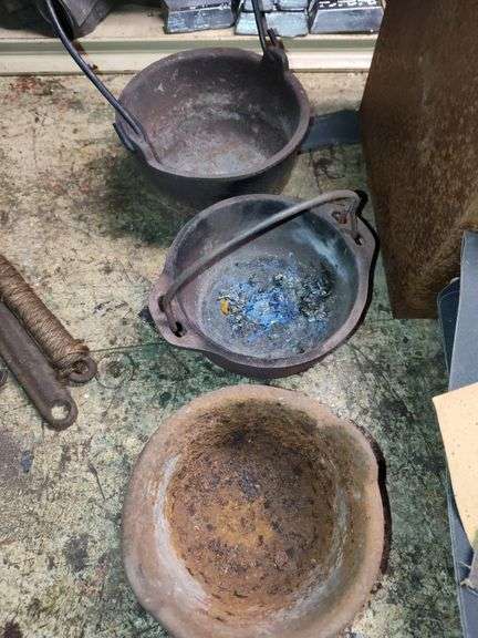 Chicago Spec MFG Company Cast Iron Smelting Lead Melting Pots - Baer ...