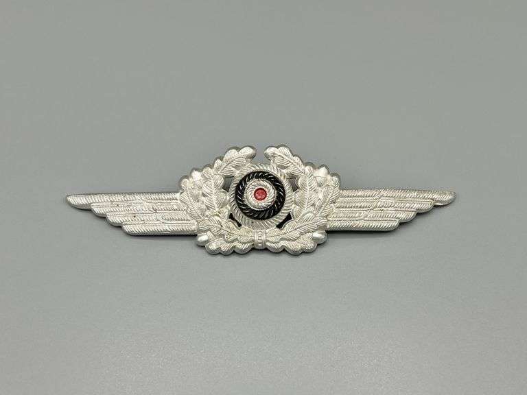 WWII German Luftwaffe Wreath Badge - Baer Auctioneers - Realty, LLC