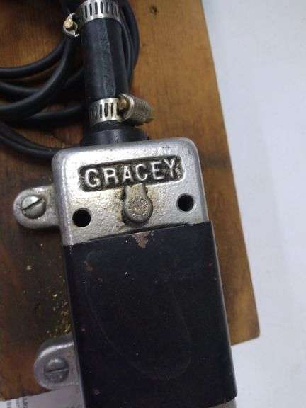 Gracey's Commercial Cartridge Case Trimmer - Baer Auctioneers - Realty, LLC