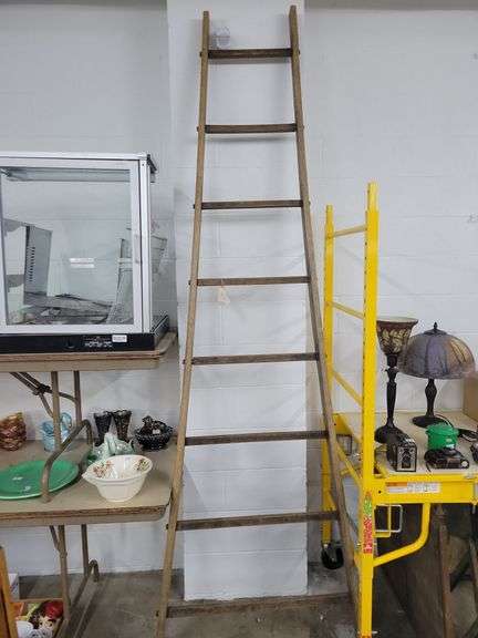 8 Ft. Wood Ladder - Baer Auctioneers - Realty, LLC